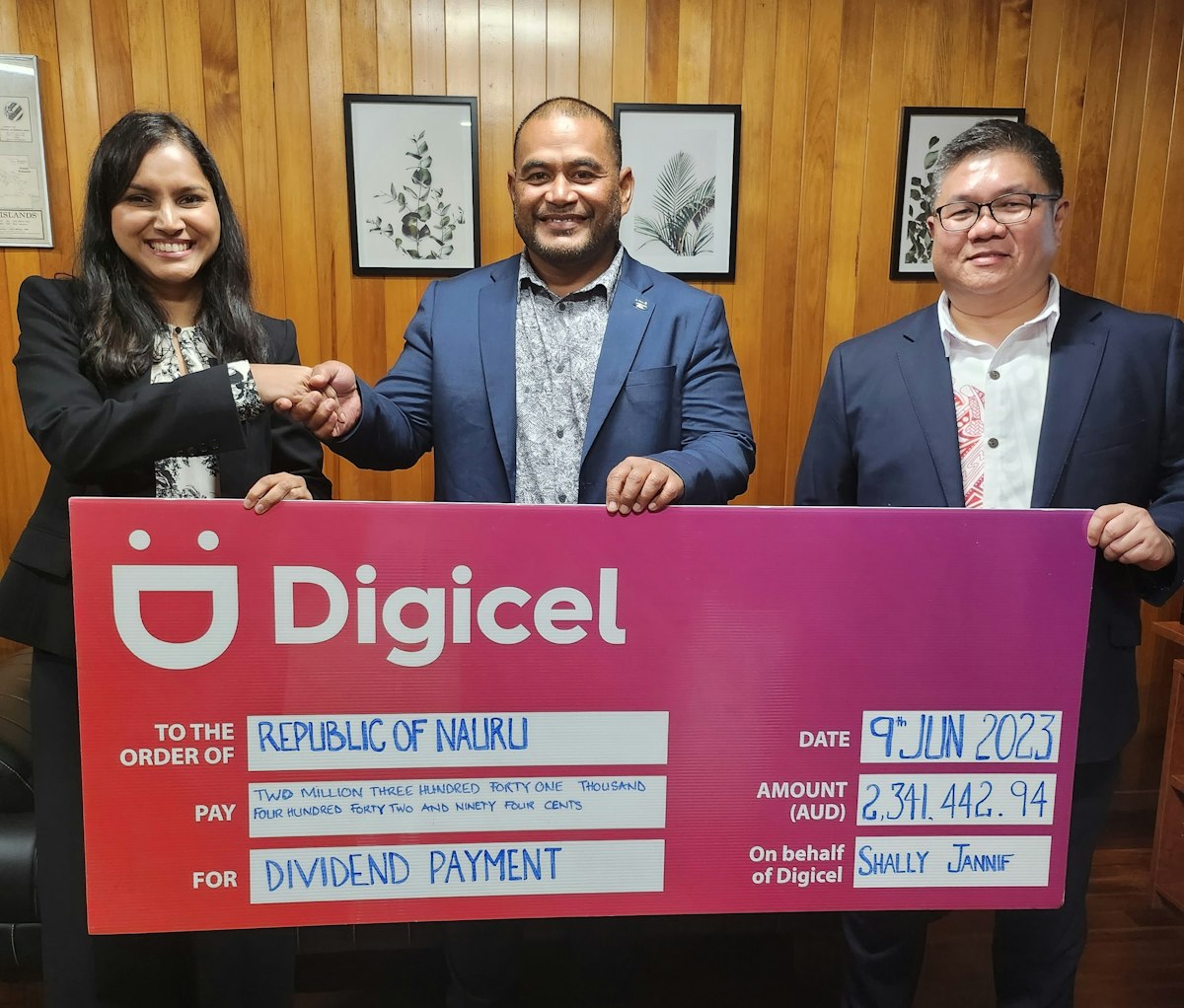 Digicel Nauru presents AU$2.34M Dividend Payment