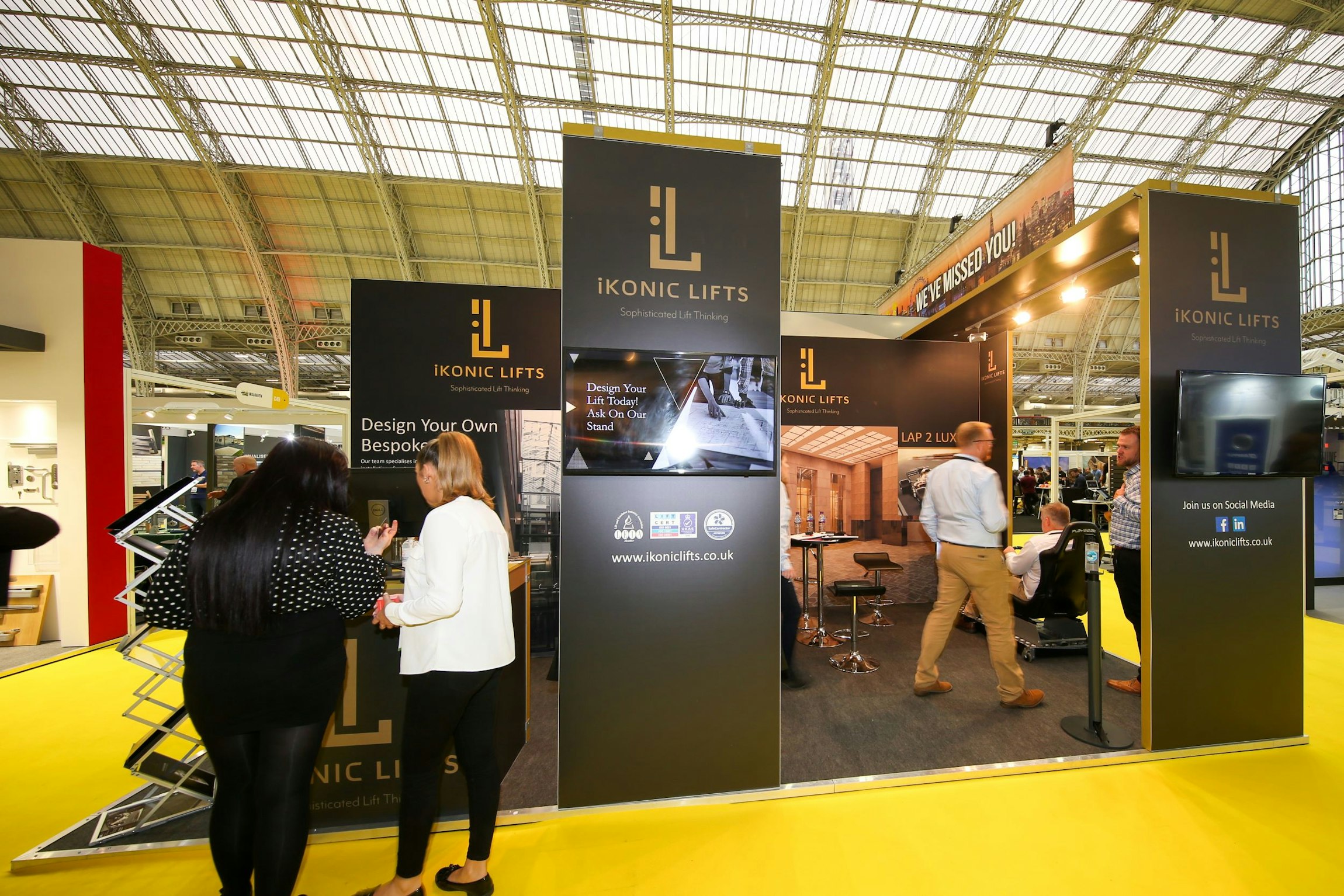 How to Create an Irresistible Trade Show Stand | Design Tips