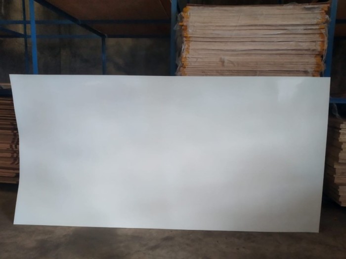 Triplek Melamine Kunci 3mm - Shine / Doff | Master Plywood