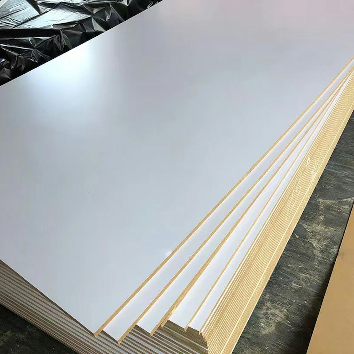 MDF Board dengan Melamine | Master Plywood