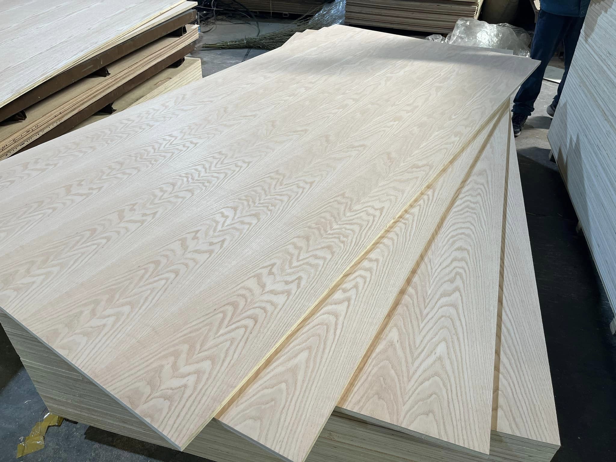 Manufaktur Triplek, HMR,MDF,Partikel dan PVC Board