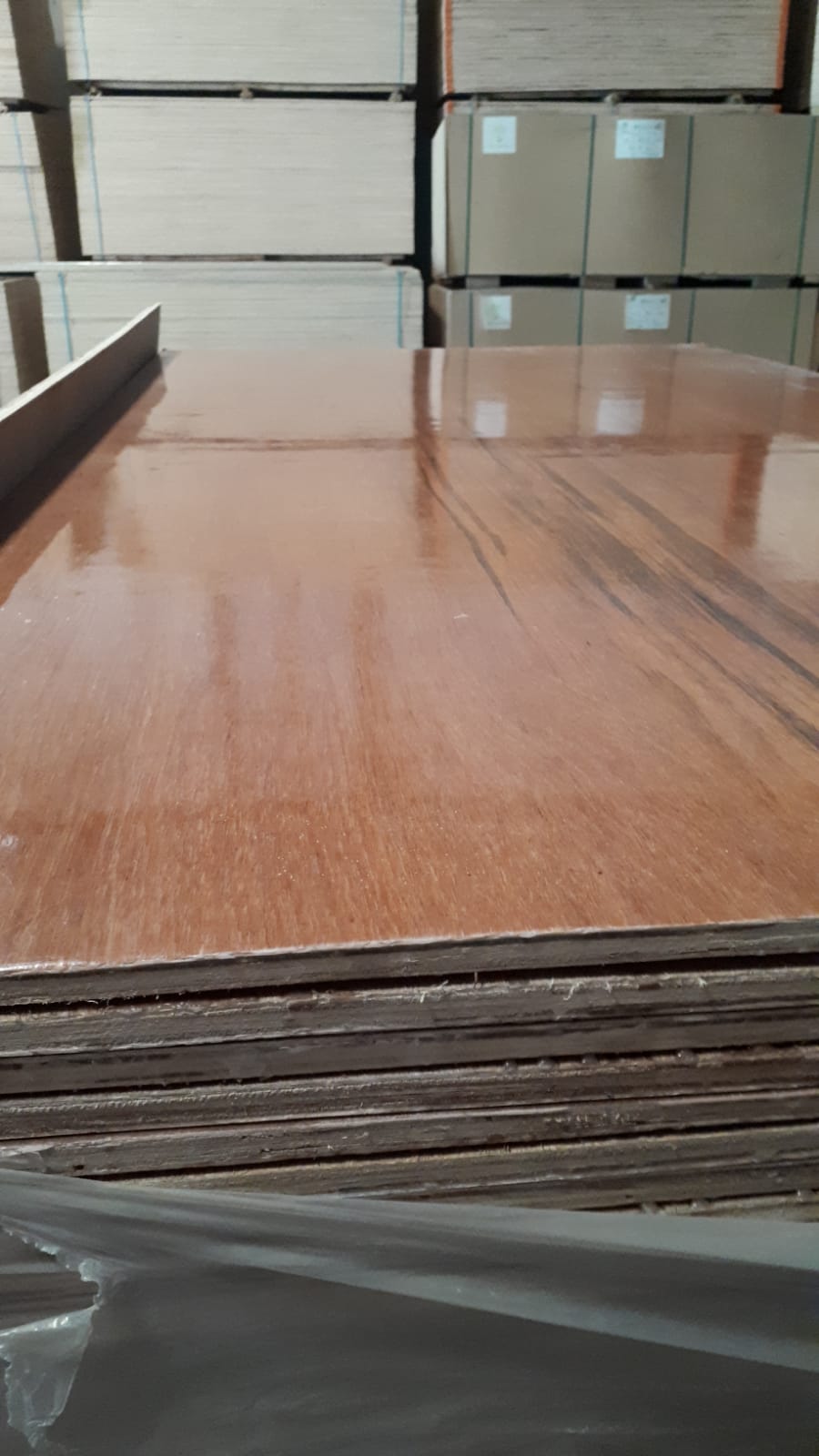 Triplek Poly Plyywood Resin | Master Plywood