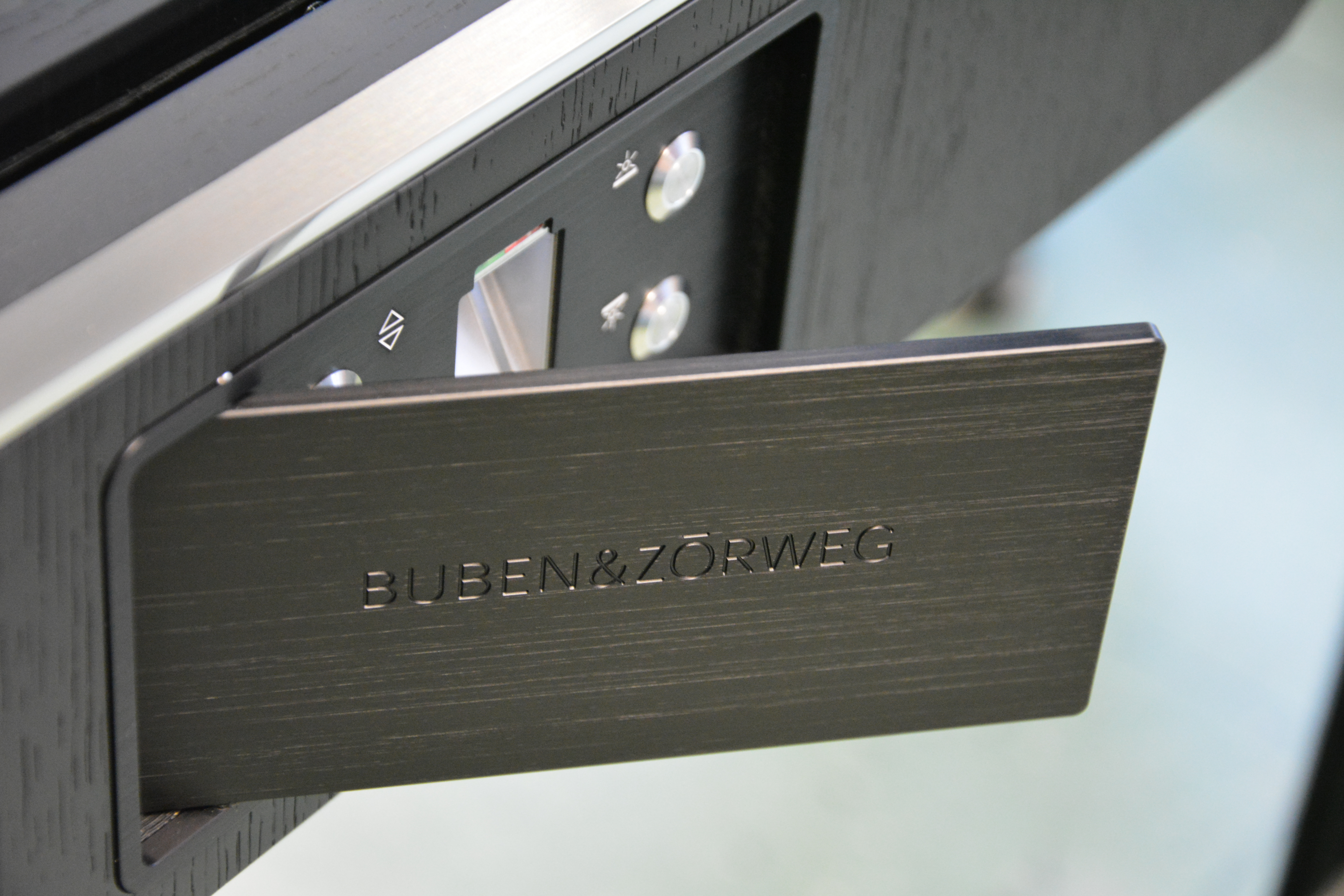 PRIVATE MUSEUM | High-Security Safe