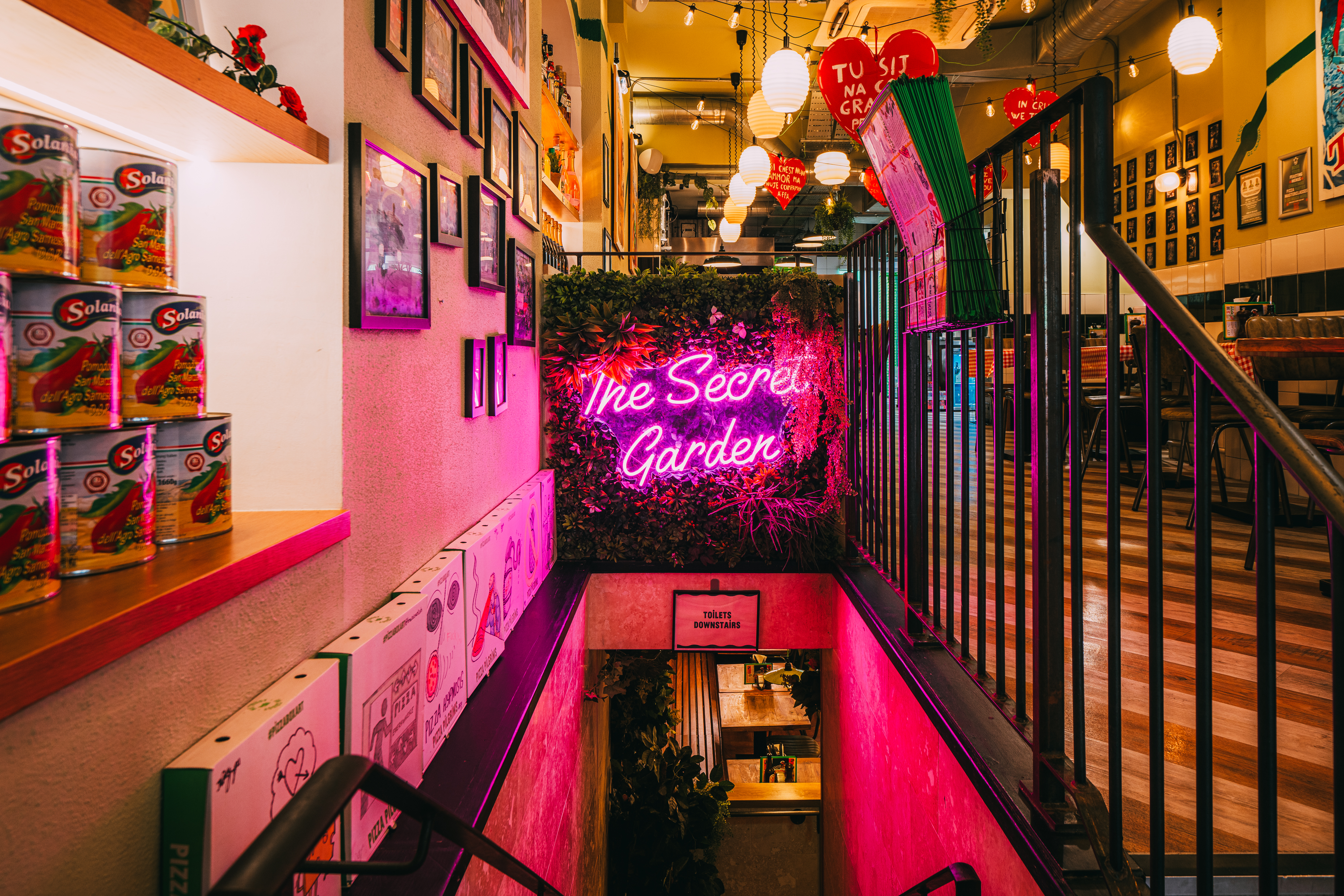 Hyde park pizza store