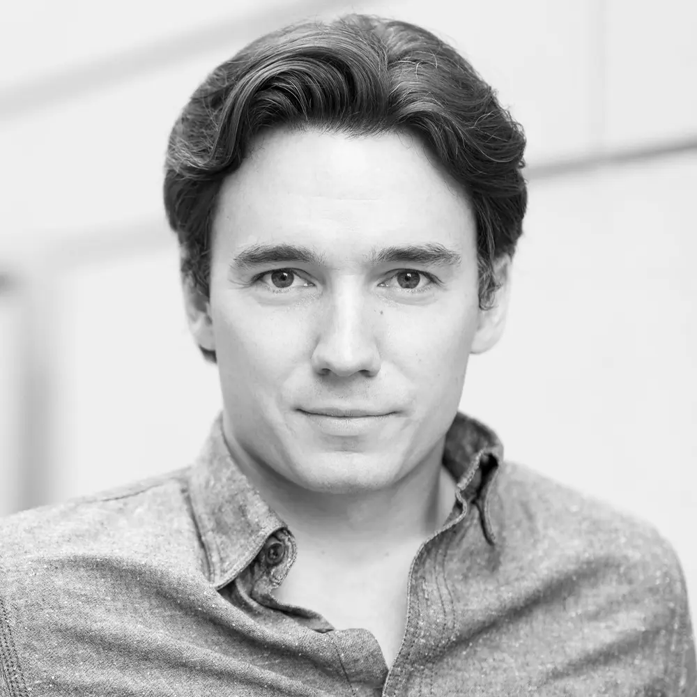 Alexander Elliott Baritono TOP Baritone | Opera World