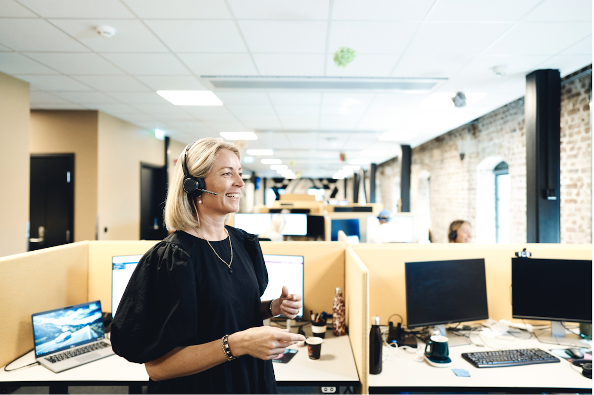 Talk to our Tracking Specialists | ABAX