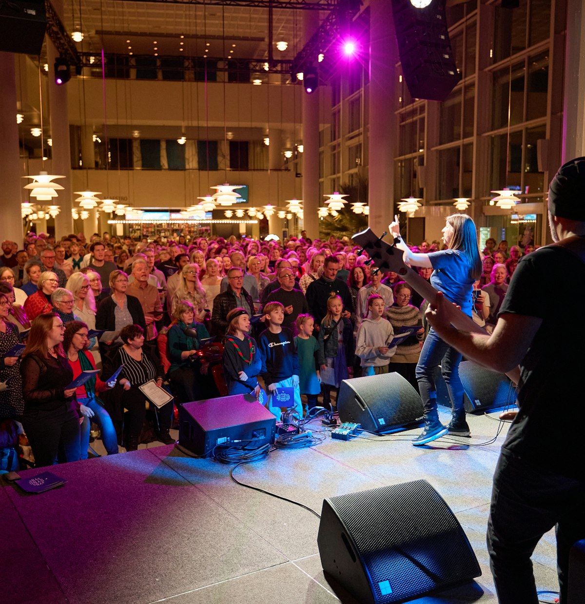 Syng! Syng! Syng! - Fællessang og pop-skrål - 2024 - Musikhu - Musikhuset Aarhus