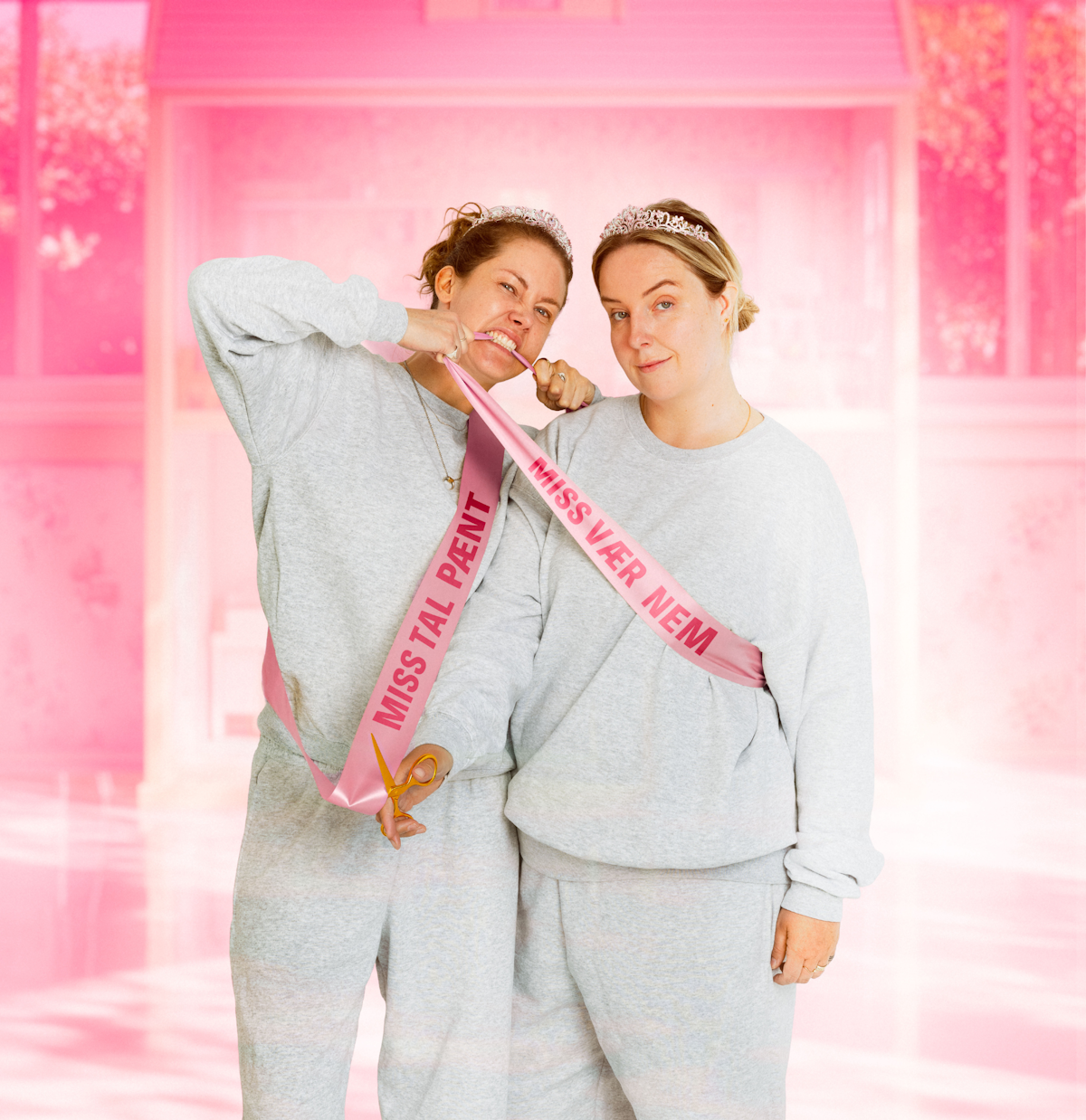 Den pæne pige kommer ikke - med Christina Sander og Nina Claire ...
