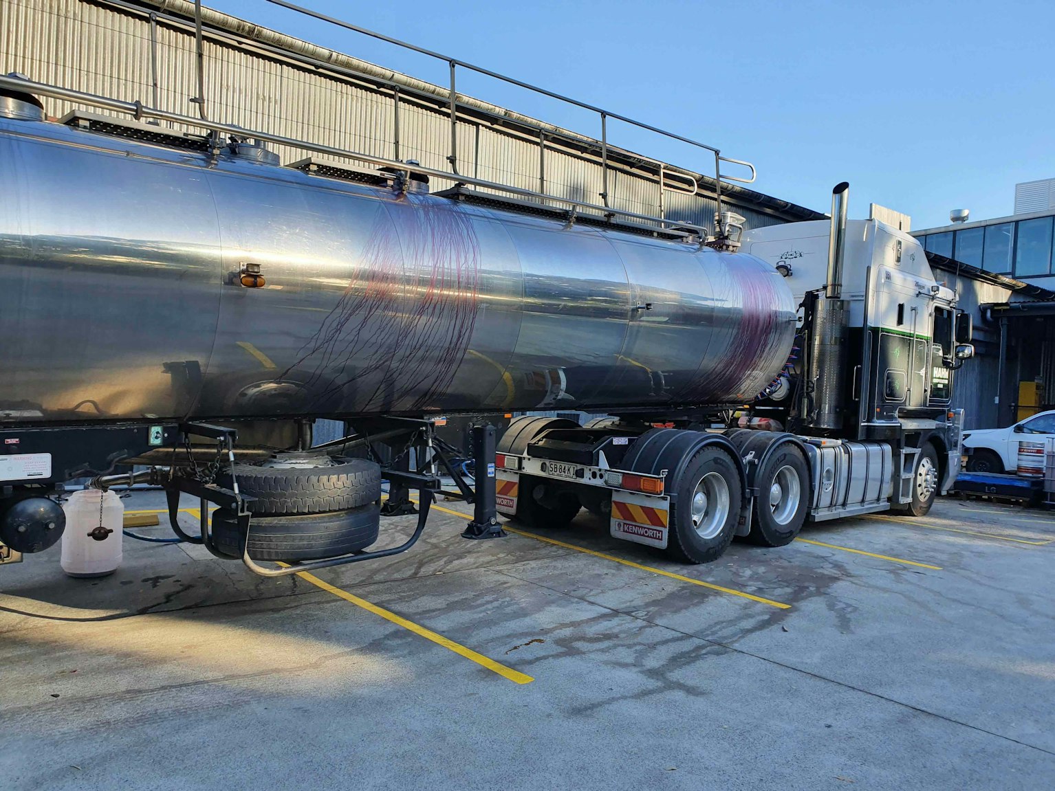 From smoke tainted grapes to a Shiraz Spirit and Brandy: an update on ...