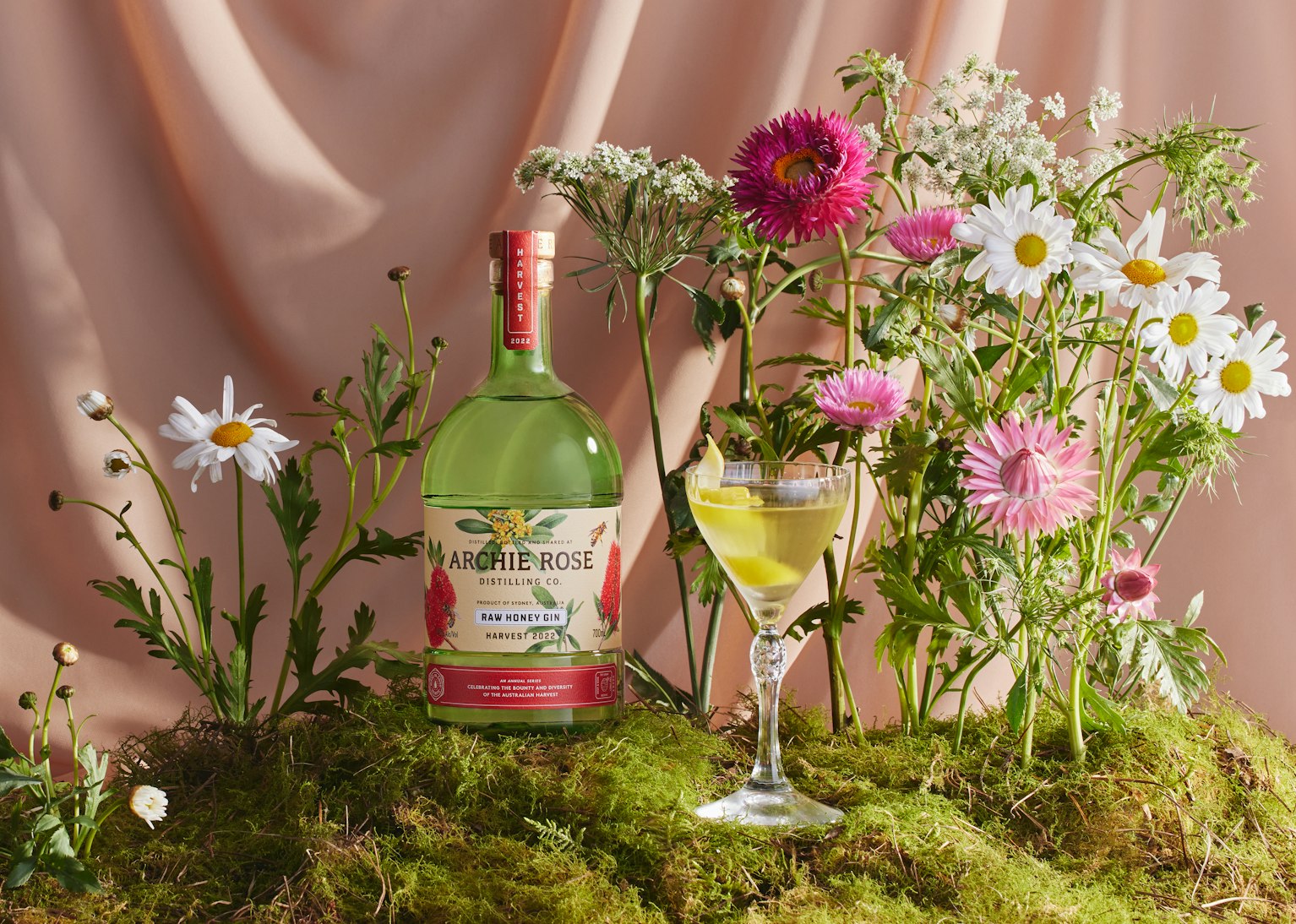 Four Ways To Drink Raw Honey Gin