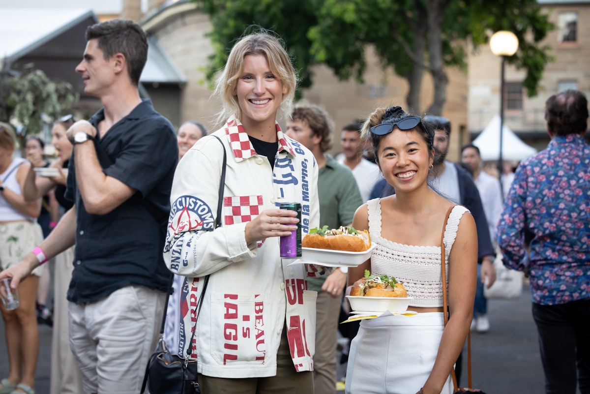 How To Do StickyBeak Like A Pro