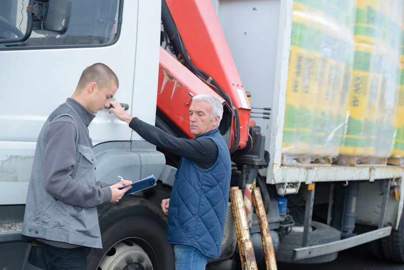CVSA Roadcheck 2025: Compliance and safety tips | Verizon Connect