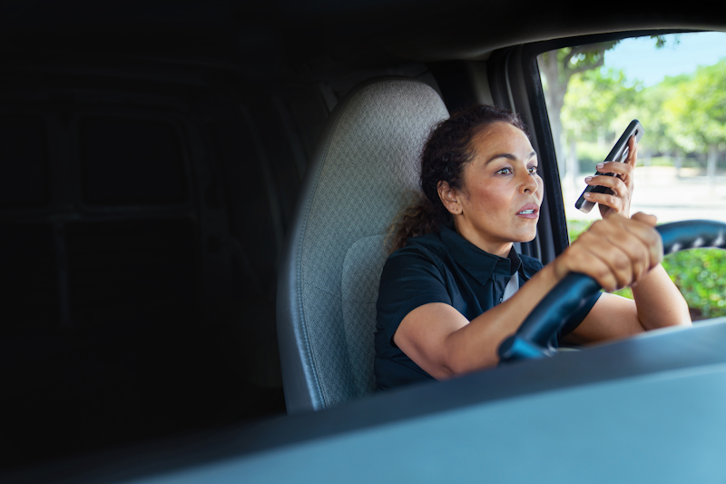 Distracted Driving Awareness Month: Fleet Safety Tips | Verizon Connect