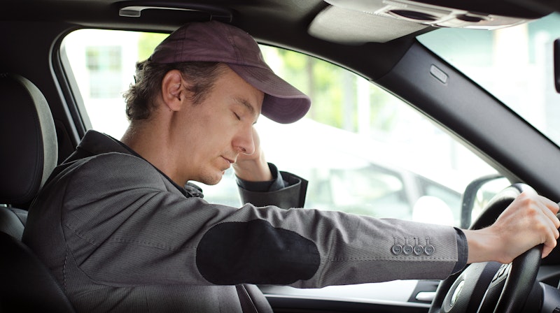 Alert Driving and How to Stay Awake While Driving | Verizon Connect