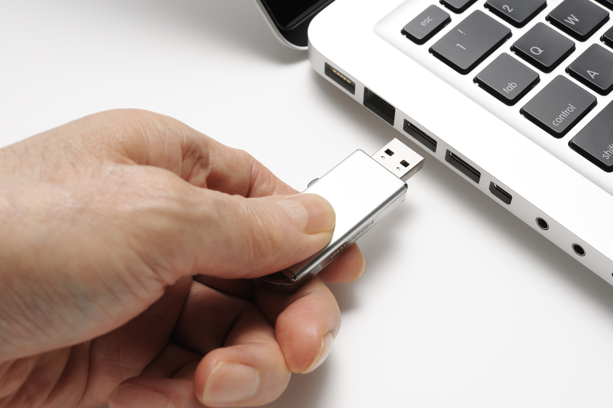 The USB Flash Drive Scam Spreading Across Florida: What You Need to ...
